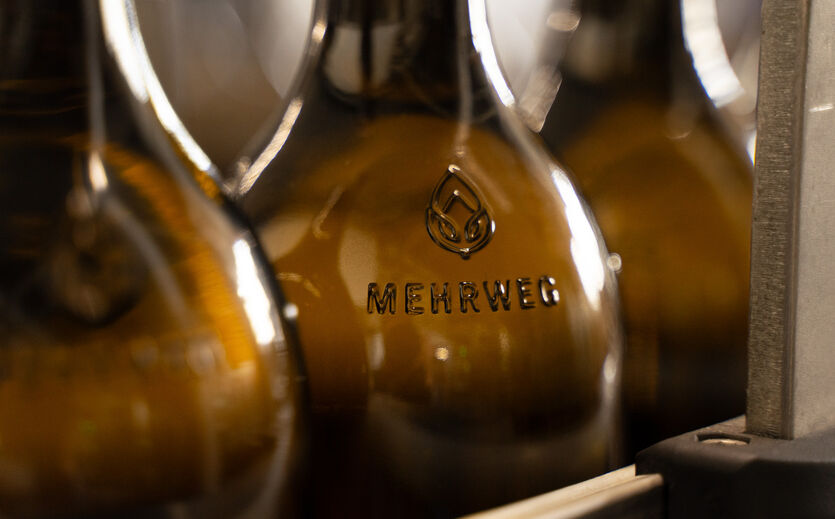 Alkoholhaltige Getränke - Erste Weine in Mehrwegflasche am Markt ...